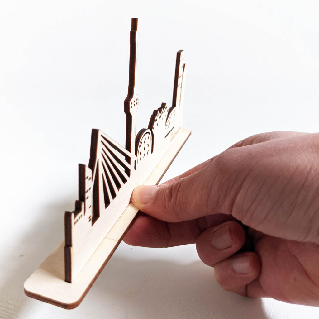 Rotterdamse skyline van hout als lichthouder Wall of Deco